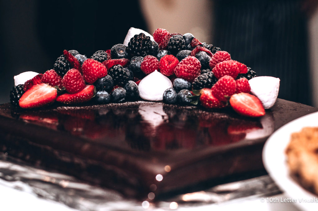 How to host a great dinner party at a restaurant - The DCFashion Fool